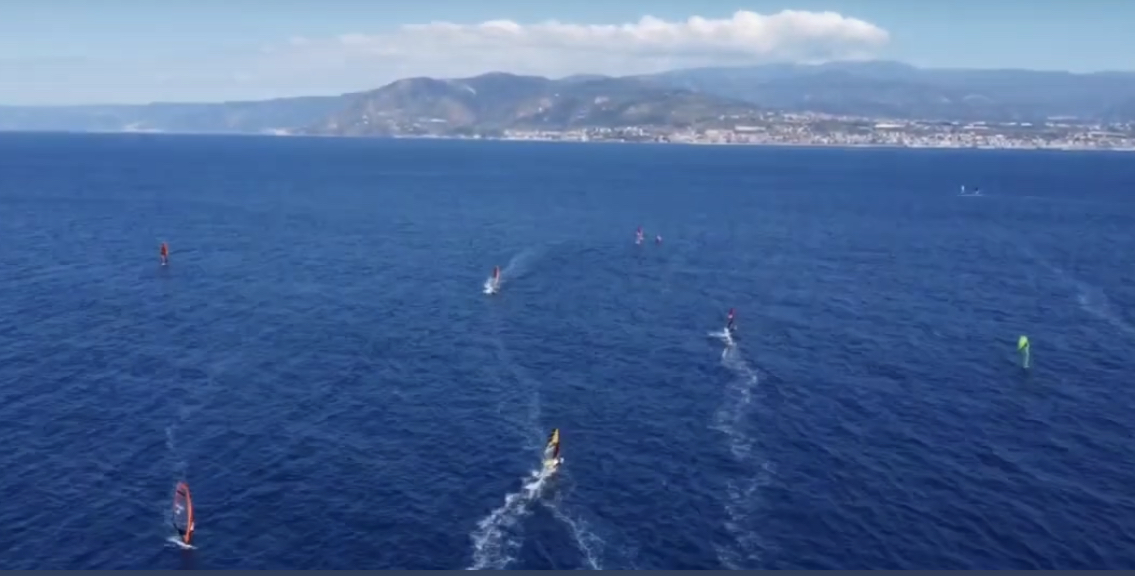 Messina, lo Stretto location del campionato nazionale di windsurf (Video)
