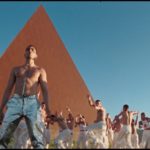 "Klan" , il nuovo videoclip di Mahmood girato fra le opere di "Fiumara ...